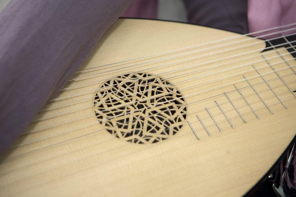 Fixed or tied-on Frets? | liuto-forte.de